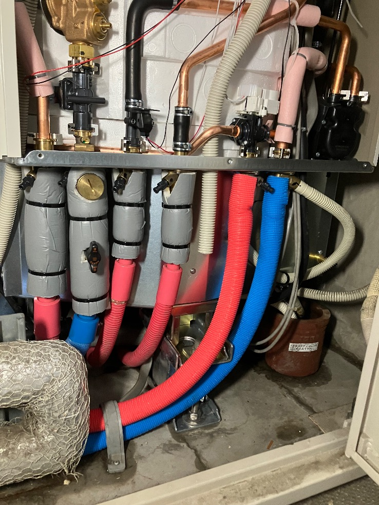 コロナエコキュートCHP-H3014AからコロナエコキュートCHP-S30AY1-12B｜エコキュート交換工事事例｜東京都足立区梅田 ...